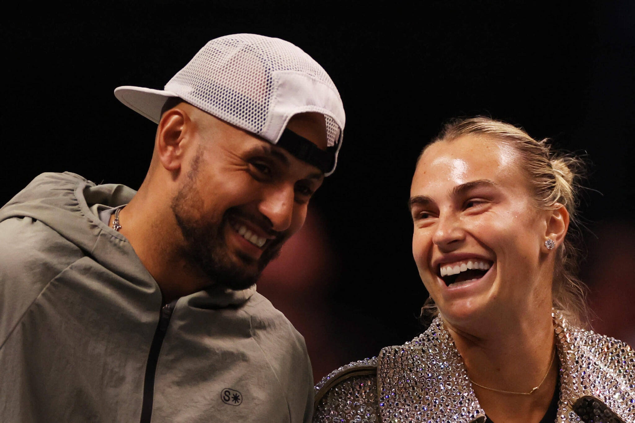 Nick Kyrgios bat Aryna Sabalenka dans la reprise de "Battle of the ...